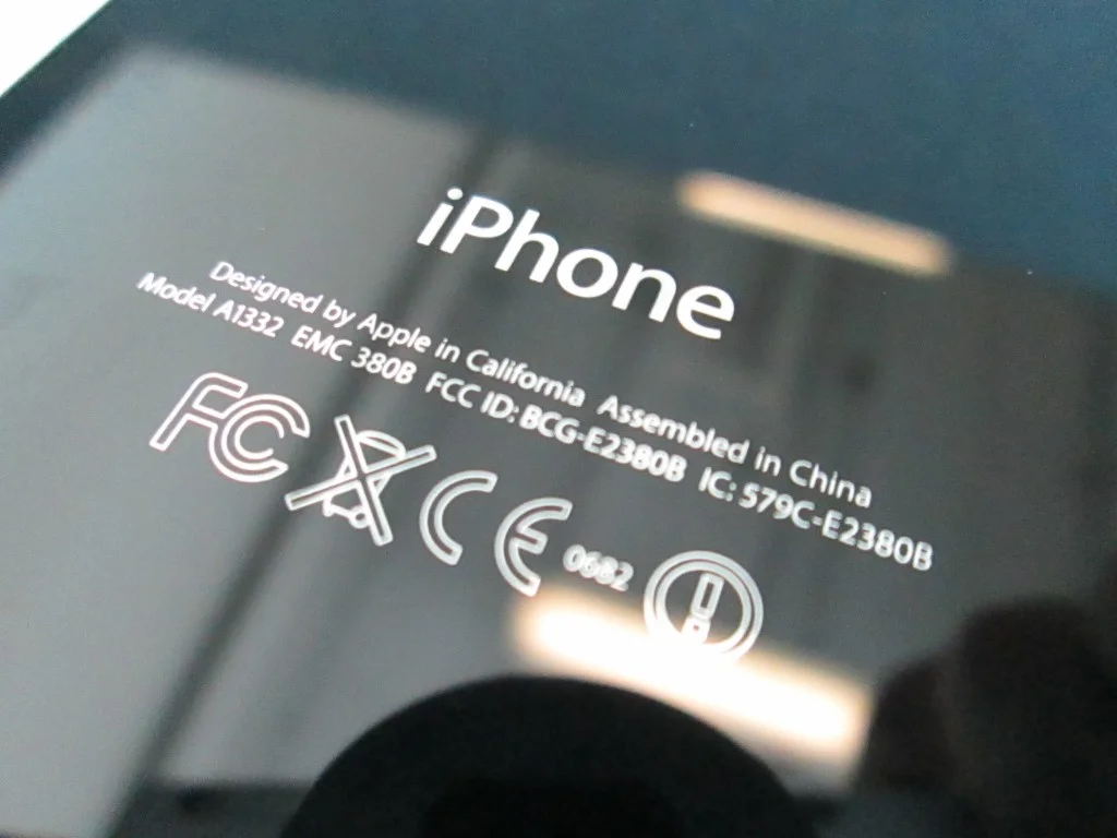 ¿Qué es el código FCC ID?